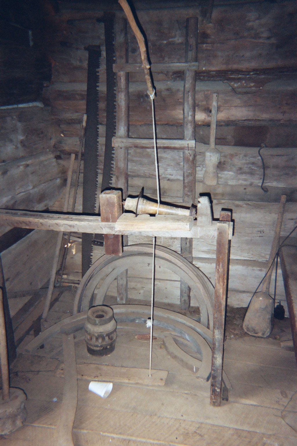 TheBlacksmithShopAndWheelwrightsInsideShopintheMuseumofAppalacia